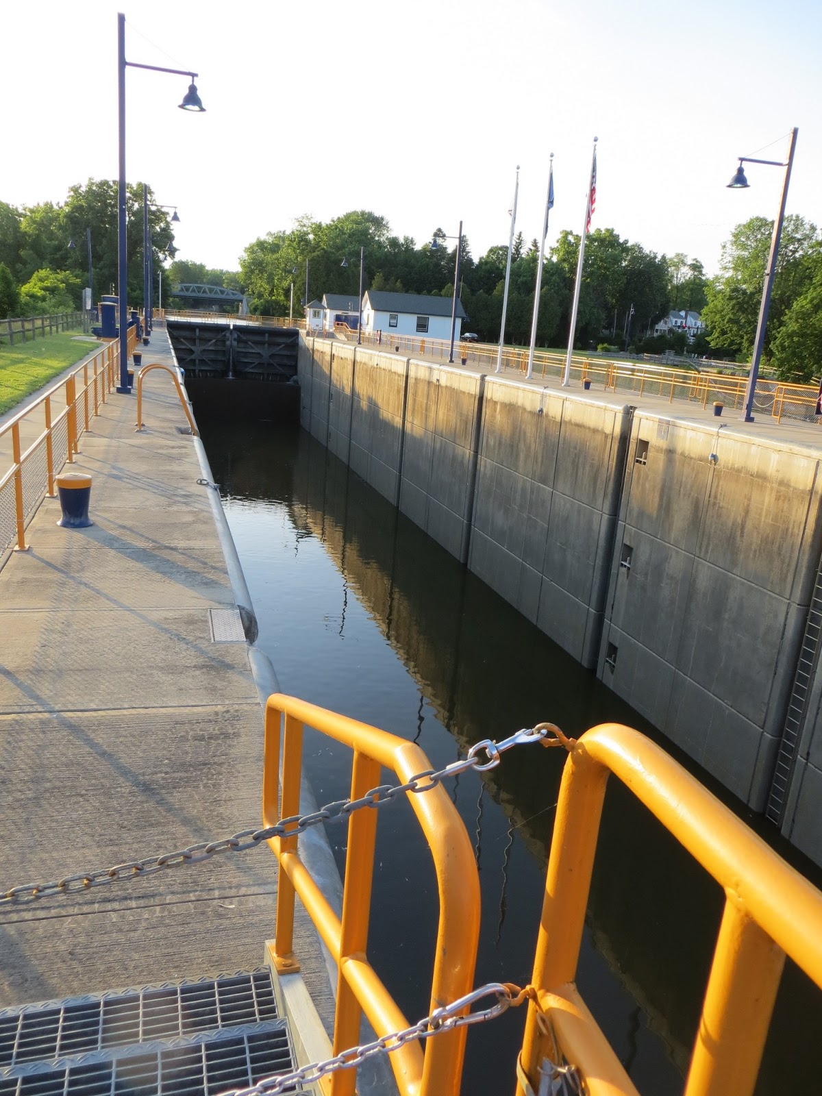 MV "Help Me Rhonda": The Hudson River to the Erie Canal
