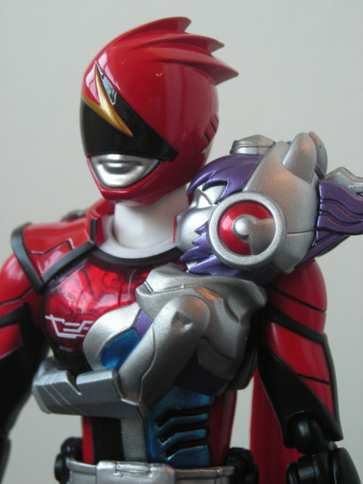 My Shiny Toy Robots: Toybox REVIEW: S.H. Figuarts Super Akiba Red