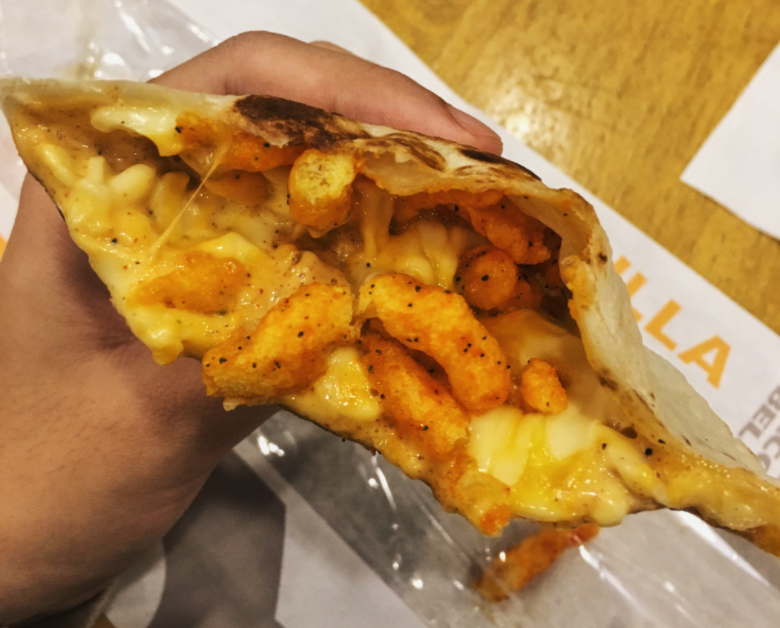 JIMSMASH ! ! !: TACO BELL UNLEASHES THE "CHEETOS QUESADILLA"
