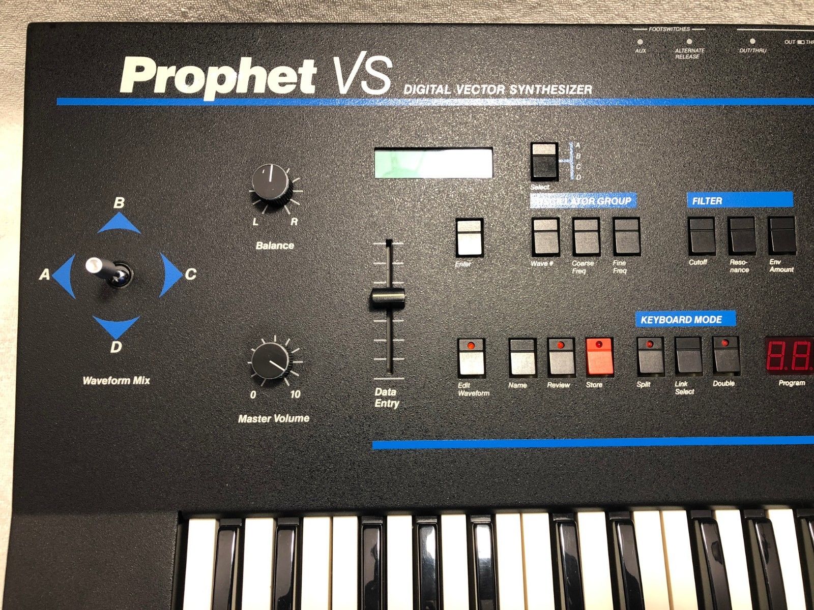 MATRIXSYNTH: Sequential Circuits Prophet VS Vintage Keyboard ...