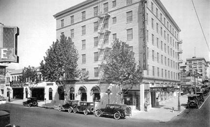 LivingInUrbanSac: Renovated Hotel Berry