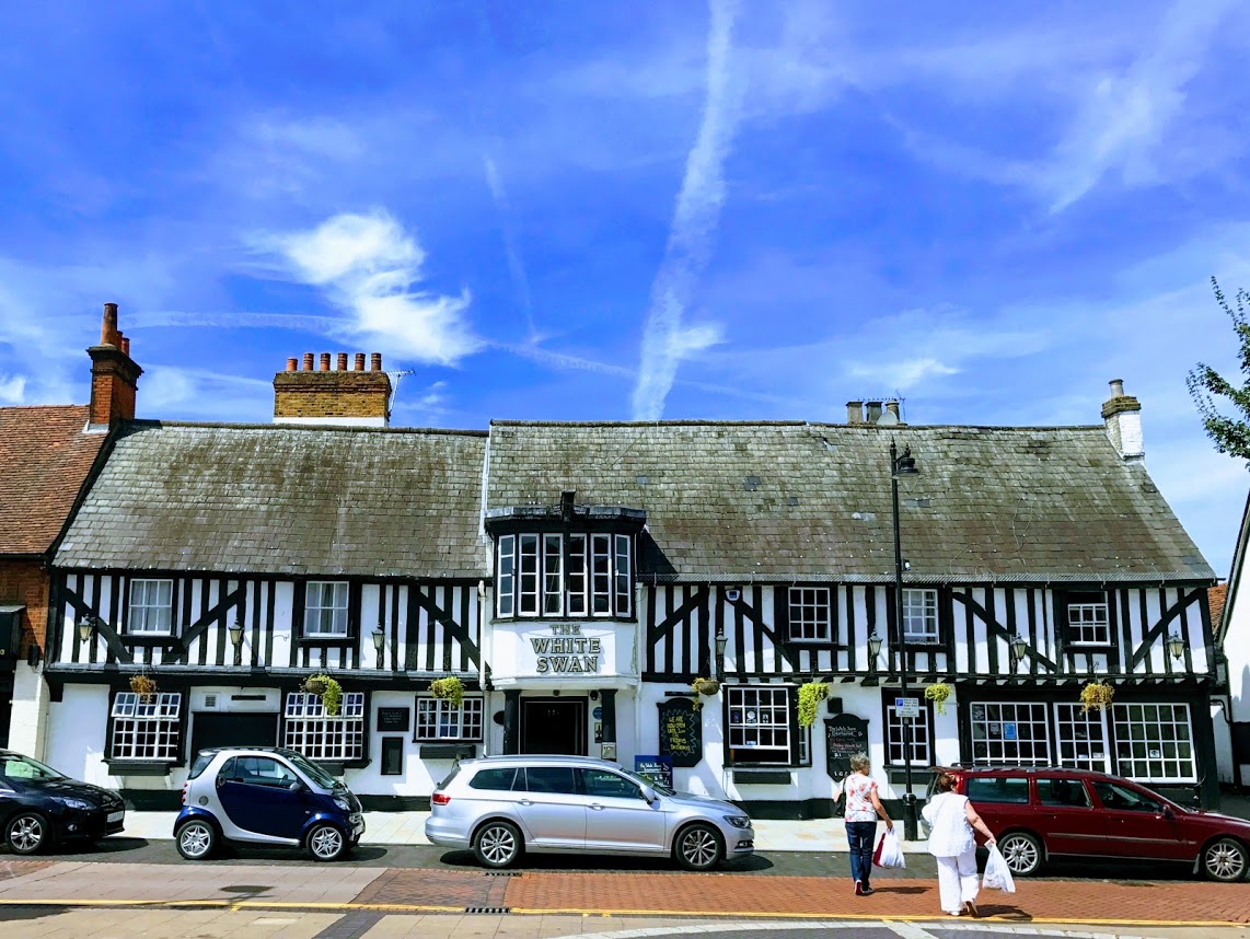 Patrick Comerford: A modern willow sculpture at an old Tudor pub in ...