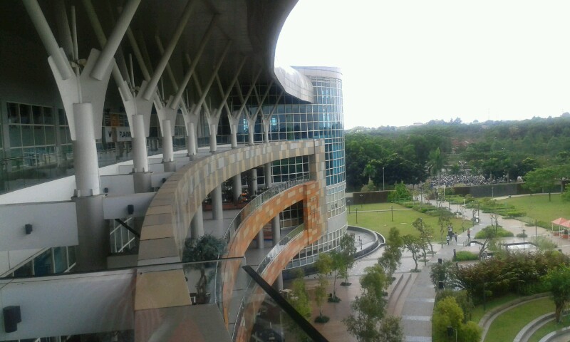 Mengunjungi Taman di Bintaro Jaya XChange Mall