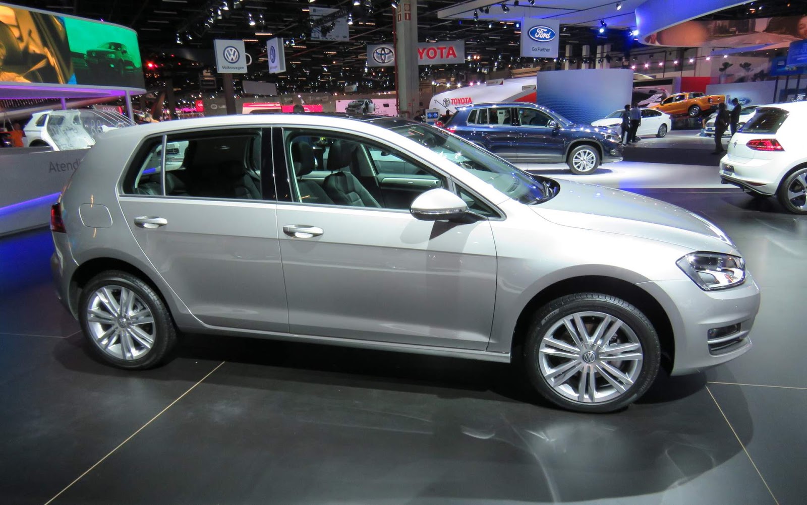 VW Golf TSI 2017: Comfortline, Highline e GTI - vídeos, fotos