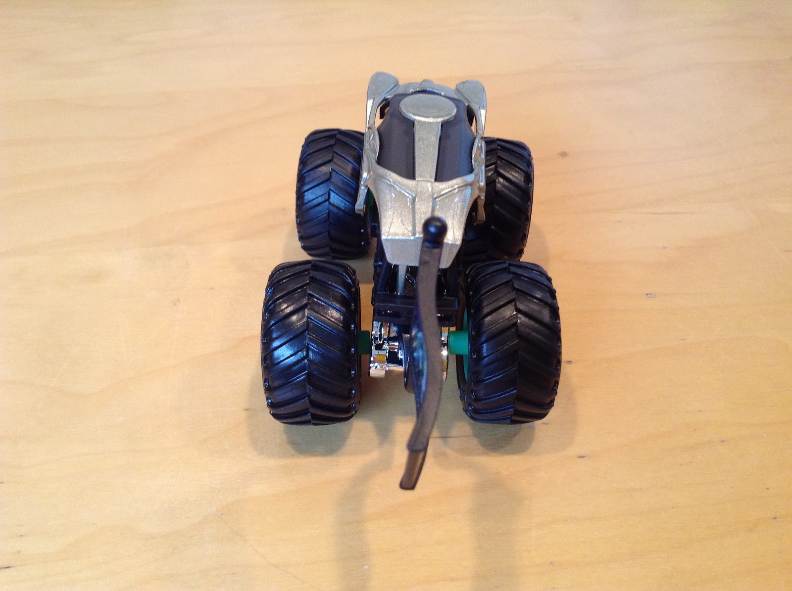 JULIAN'S HOT WHEELS BLOG: Alien Invasion Monster Jam Truck (2017 Epic ...