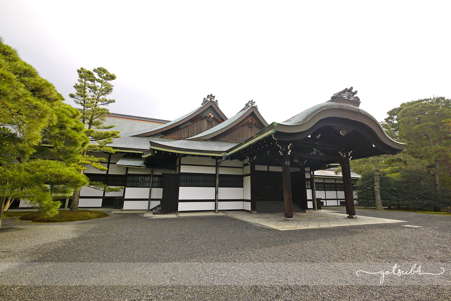 Momijigari with Elizabeth Rose - Sento Imperial Palace, Kyoto