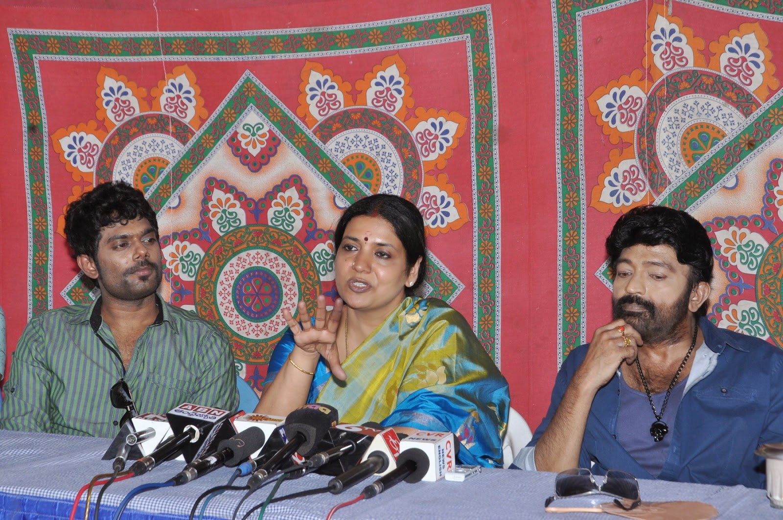 Gaddam Gang Movie Working Stills - Latest Movie Updates, Movie ...