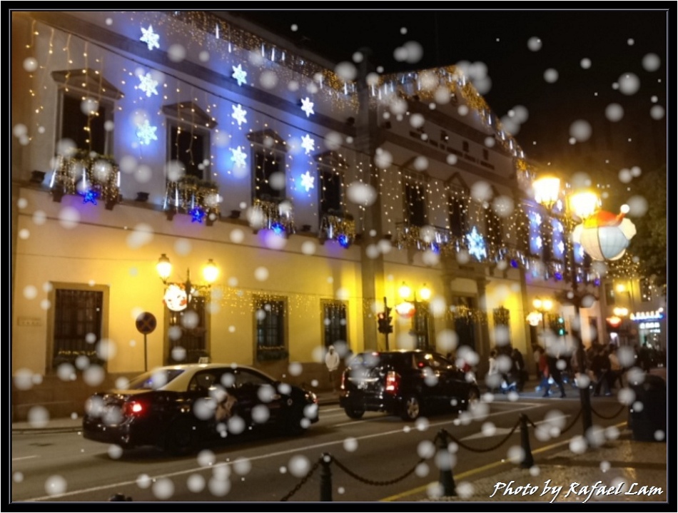 Rafael Lam's Travel & Photography World: Snow in Macau... Merry X'mas
