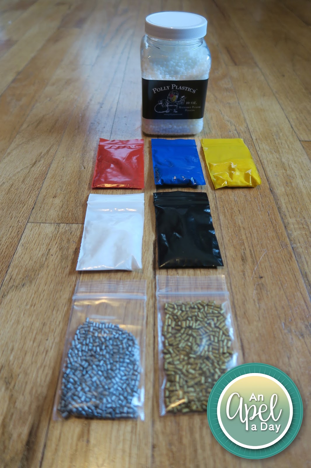 An Apel a Day: Polly Plastics Moldable Plastic & Color Pellet Kit Review