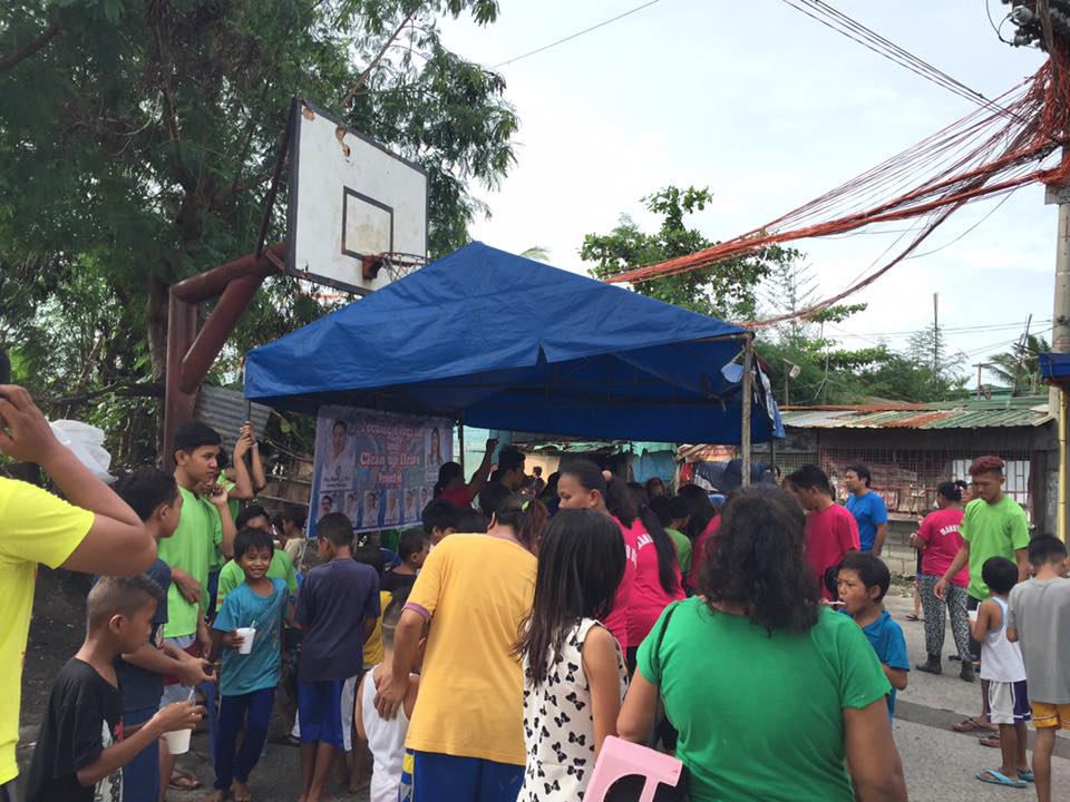 Barangay Manuyo Dos: Feeding Program 2016