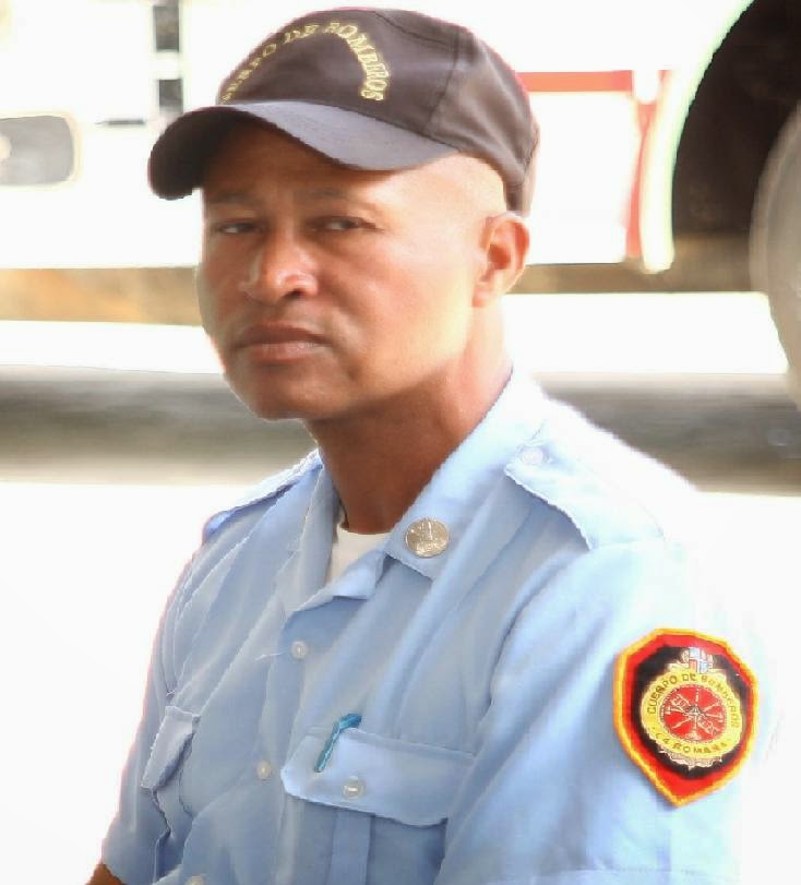 De Cumpleaños. . . ~ Bomberos La Romana