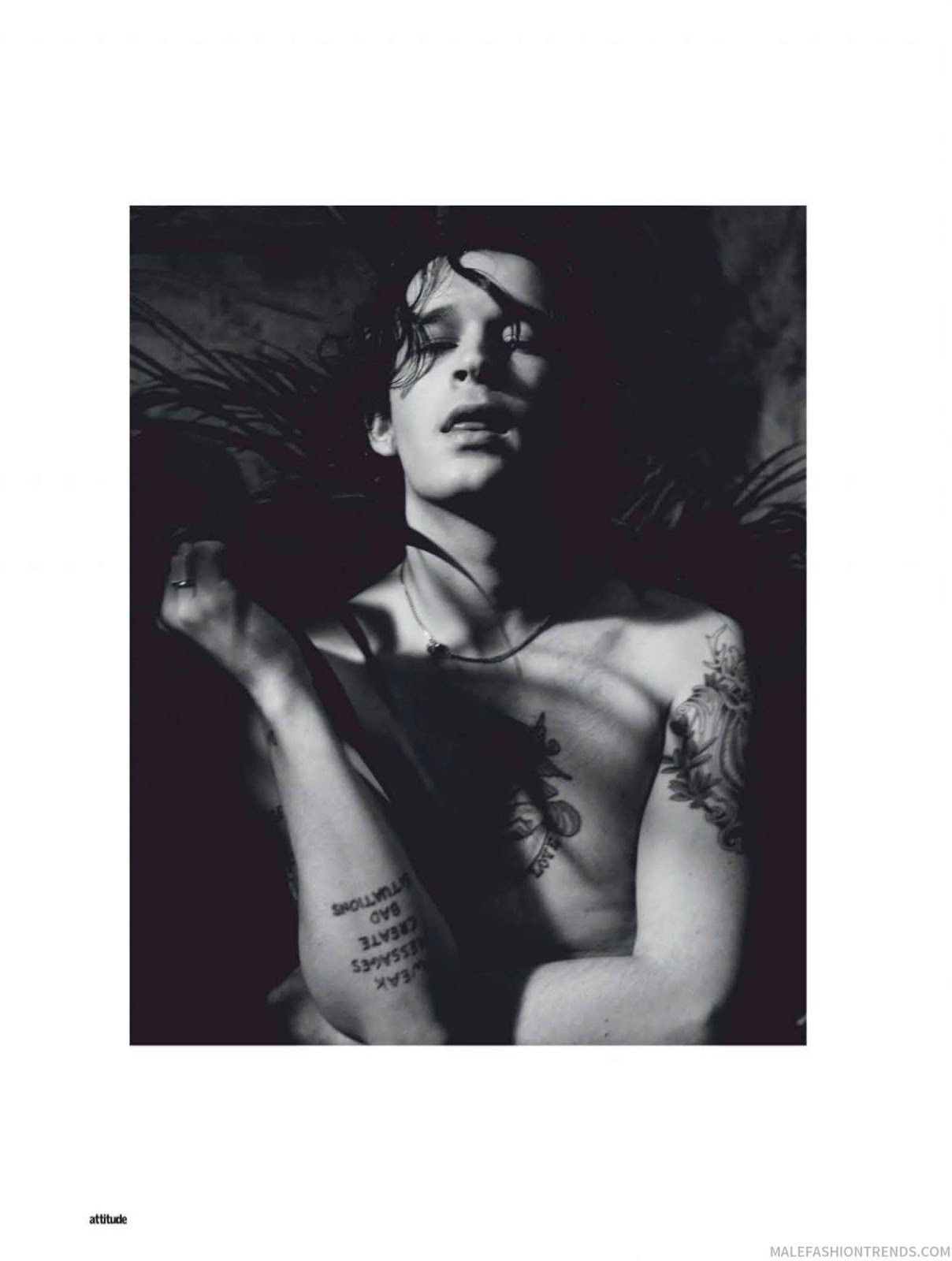 Matty Healy para Attitude Magazine en fotos de James Anastasi