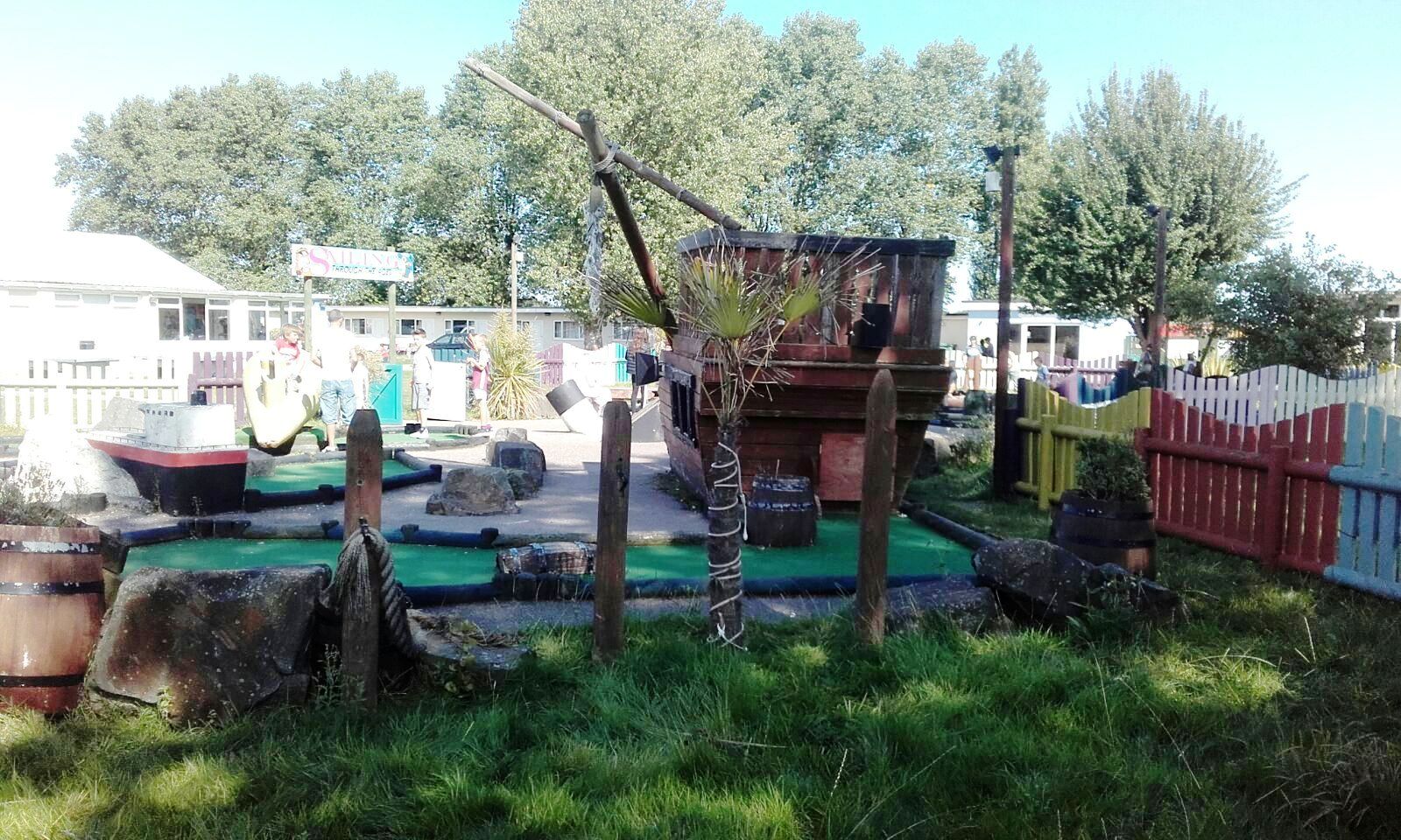 The Ham and Egger Files: Adventure Golf at Pontins Pakefield