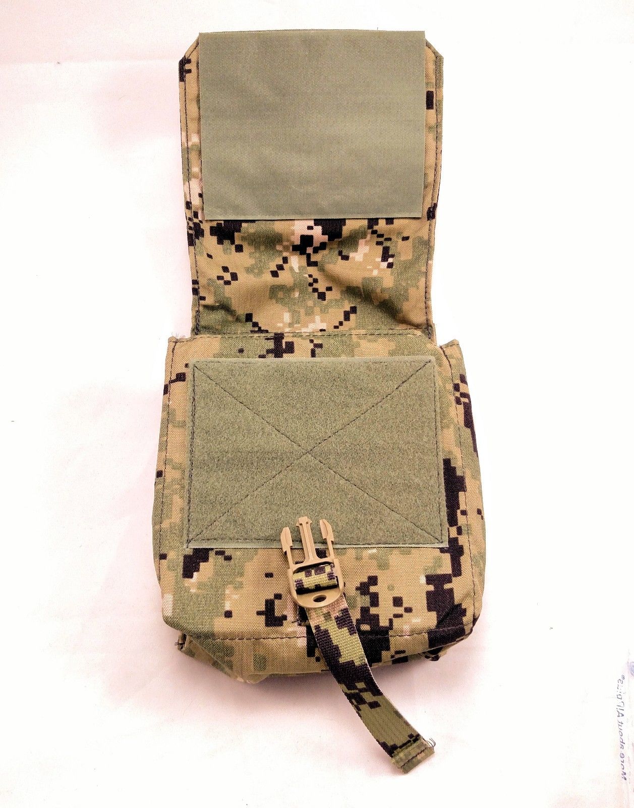 Webbingbabel: Eagle Industries M60 Ammo Pouch 100RD AOR2 / 2011