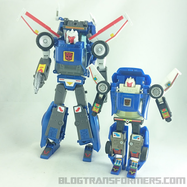 Blog Transformers.com: 1303: Masterpiece MP-25 Tracks