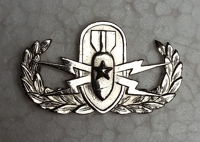 Armia Shop - Diecast & Militaria: Emblem US Explosive Ordnance Disposal ...