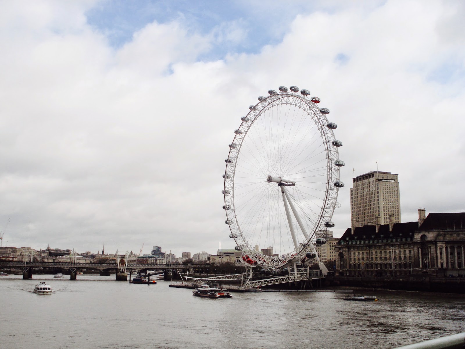 Em cada conto do mundo: LONDRES: BIG BEN E LONDON EYE