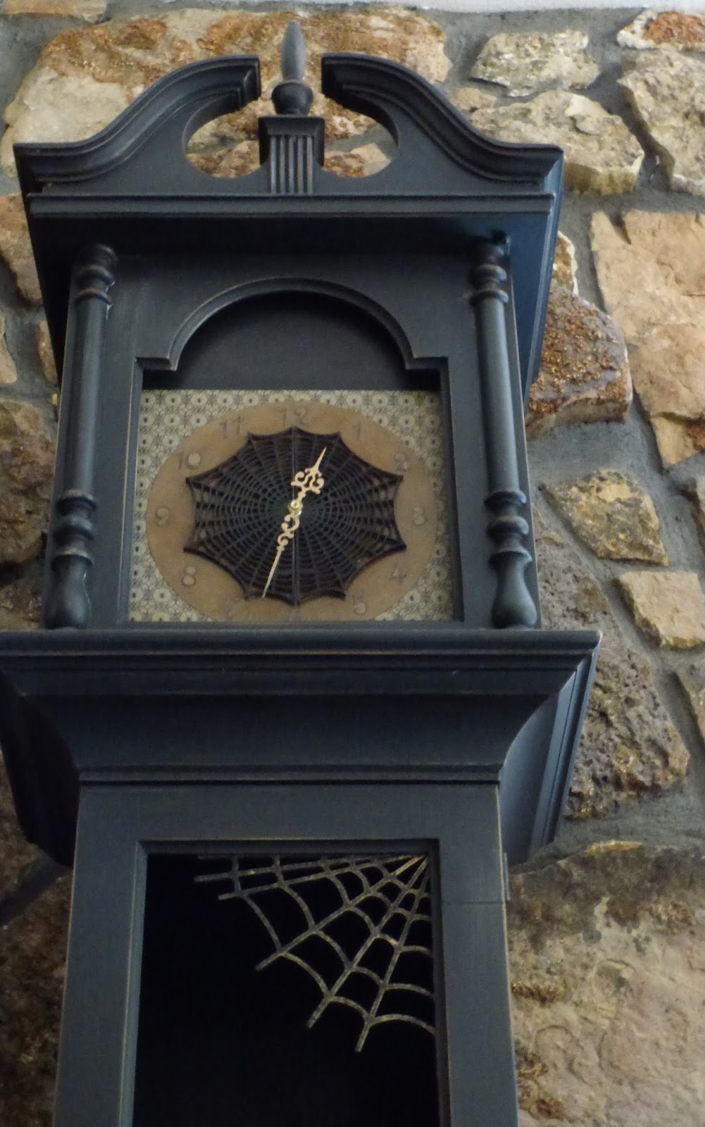 Lady M's Haunted Parlor: Clock Progress