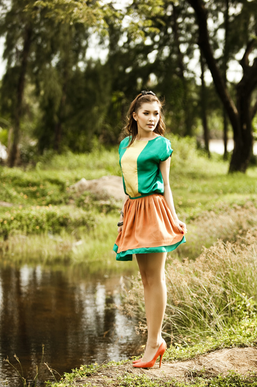 HOT GIRL PHOTOS GALLERY: Lan Huong Beautiful 21-year-old Girl