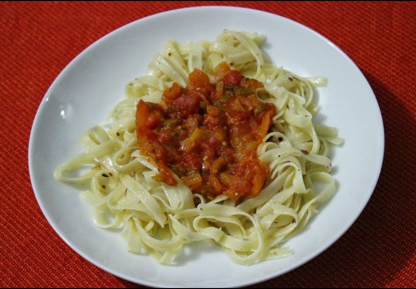 exotic-n-easy cooking: Tagliatelle (Ribbon) Pasta in Red Sauce