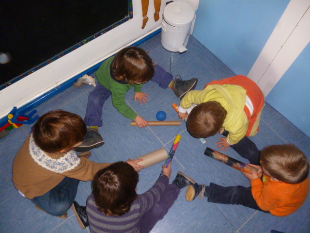 Escuela Infantil Los Rosales: Los juegos de "los colores"