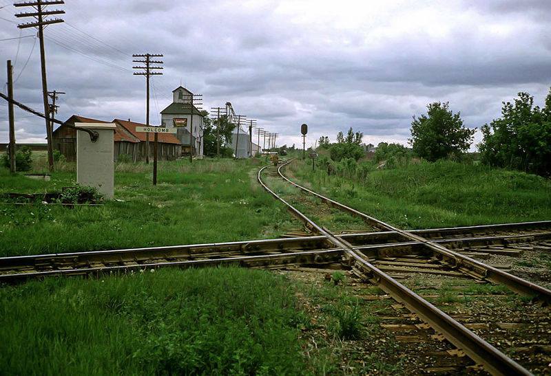 Towns and Nature: Holcomb, IL: CGW Depot and Interlocking Tower vs. CB ...