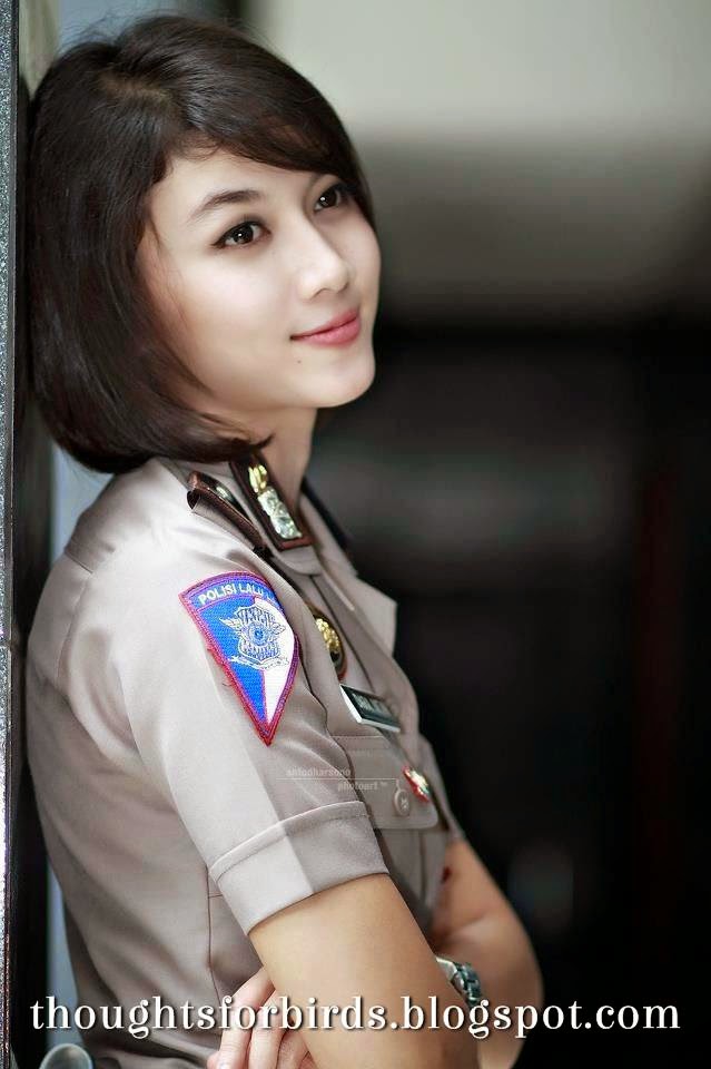 Galeri Gambar Foto Bripda Hilda, Polwan Cantik 2014 | Cewek Facebook Bugil