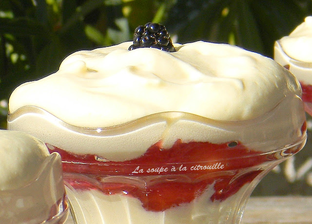 La soupe à la citrouille: Mousse au mascarpone pêches et nectarines