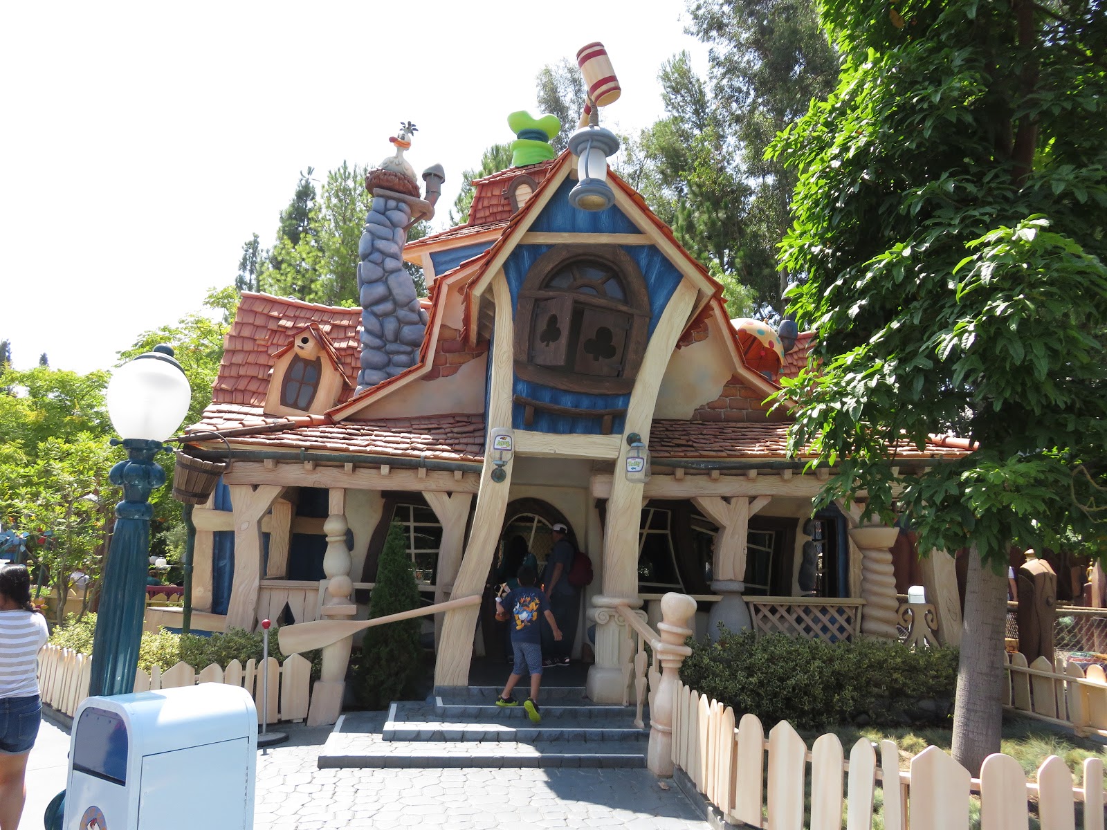 Toontown: A Thematic Guide