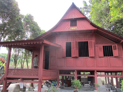 SENI LAMA MELAYU (MALAY OLDEN ART): Rumah tradisional Bugis (Bugis ...