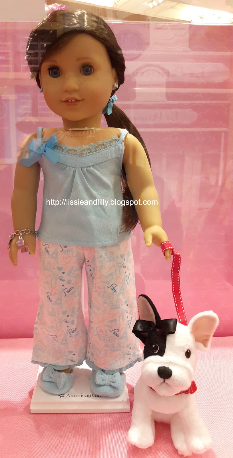 Lissie & Lilly: Store Photos of Grace Thomas Doll, Outfits, & Books