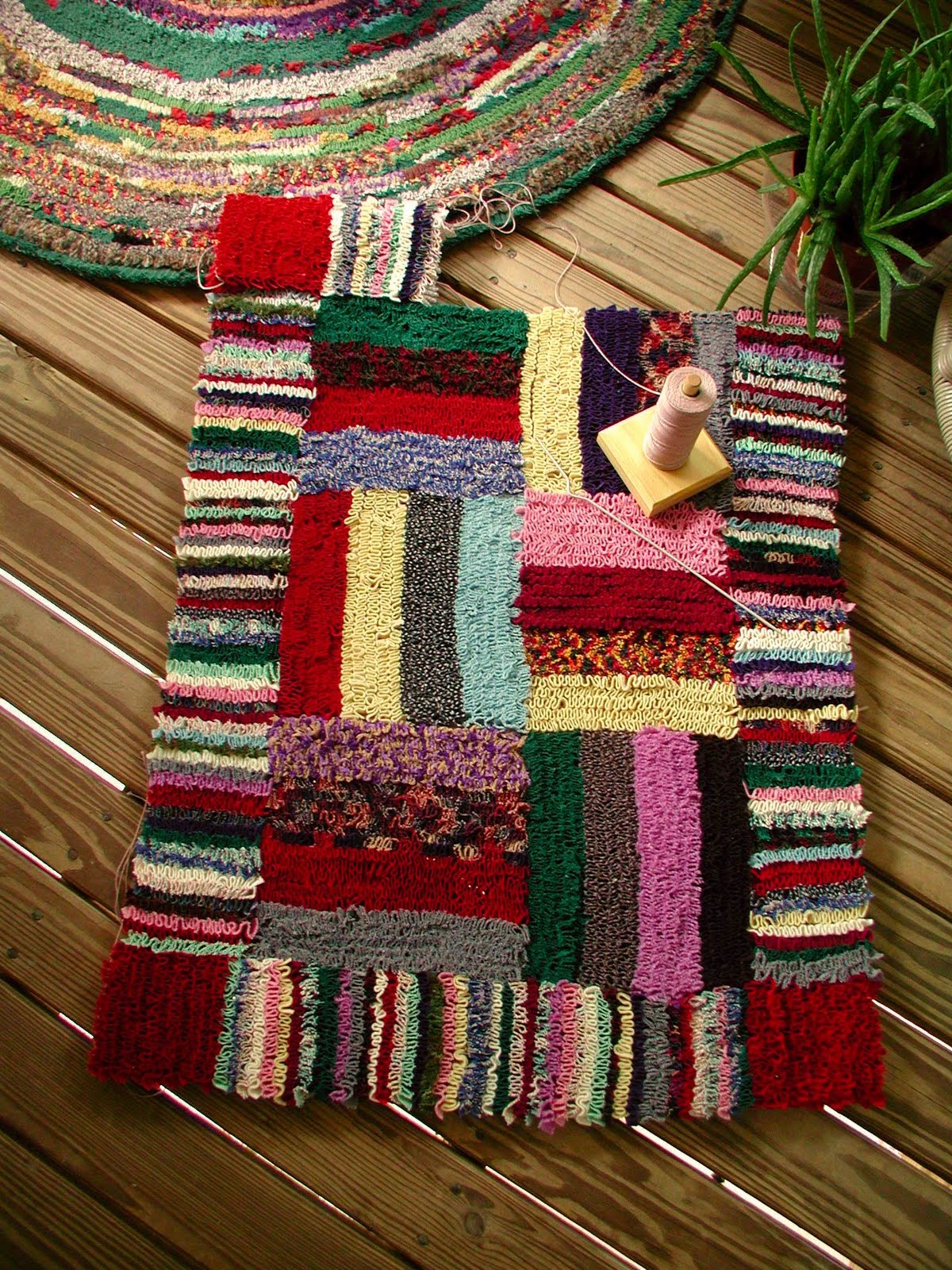 Fiddlesticks - My crochet and knitting ramblings.: Shirret Rug Progress