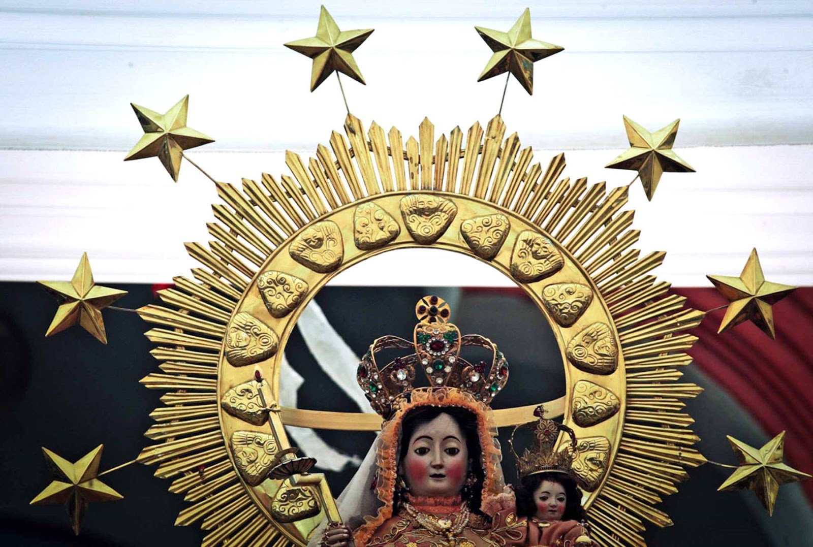 Perú, todas las sangres: La Mamacha Candelaria: Fervor, color y danzas ...