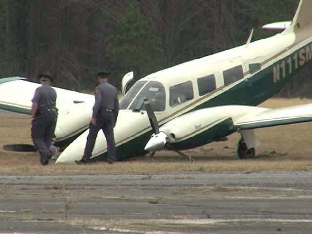 Kathryn's Report: Piper Seneca PA-34-200T, N111SM: Suffolk Executive ...