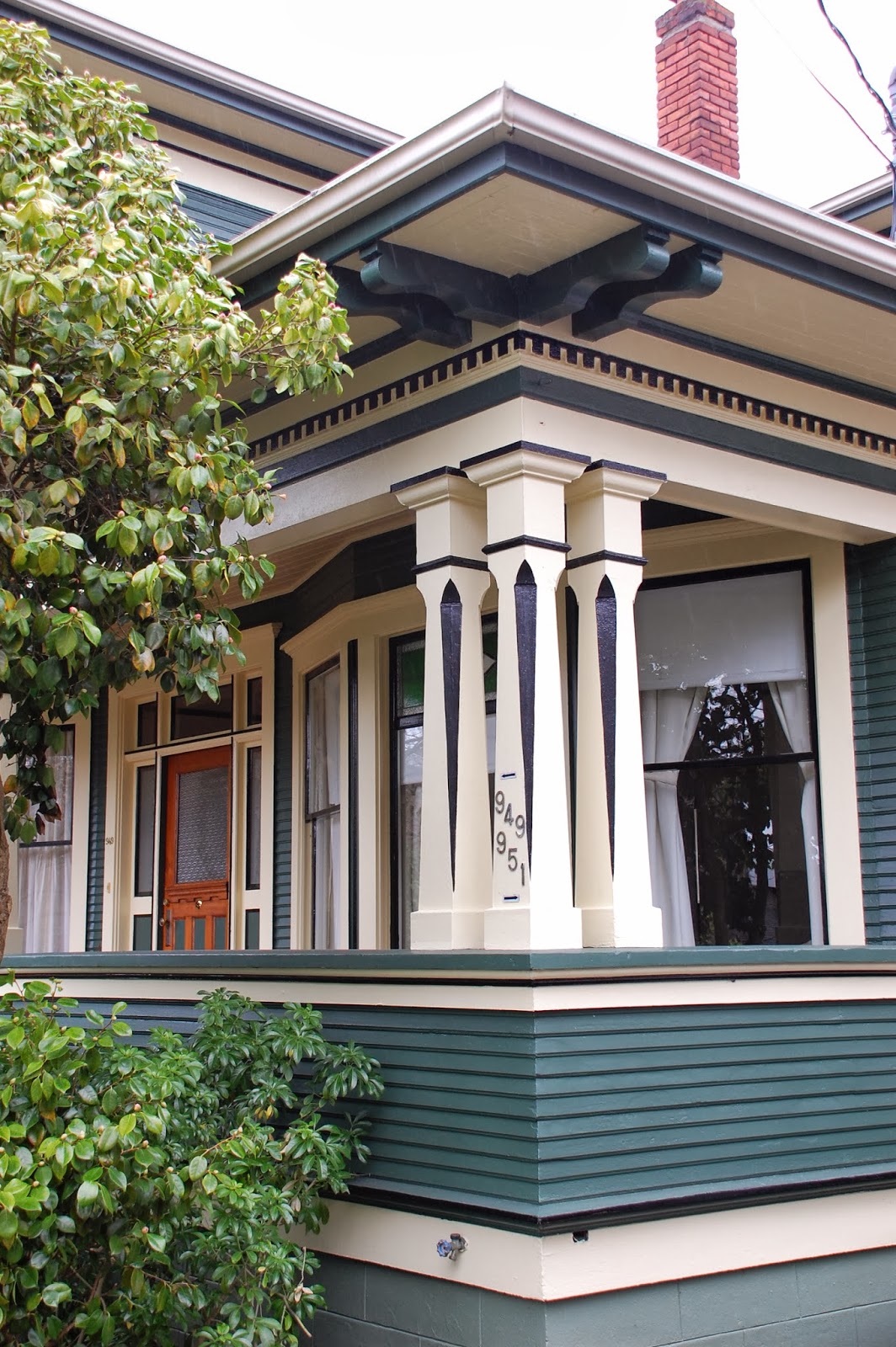 Century Bungalow : Allusive Architecture