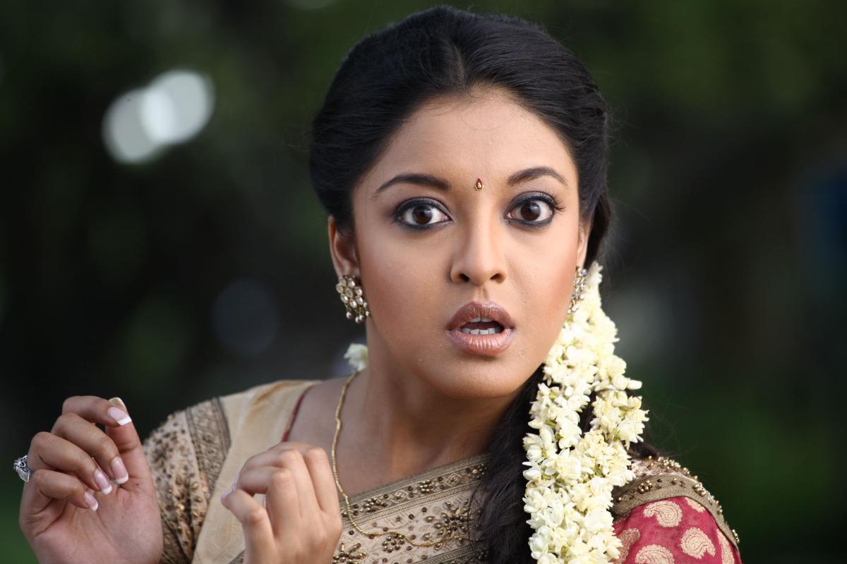 Tanu Sree Datta New Images - Wallwoods