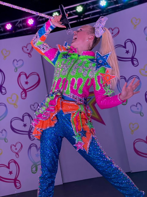 NickALive!: JoJo Siwa to Host Virtual 'Worldwide Live' Performance on ...