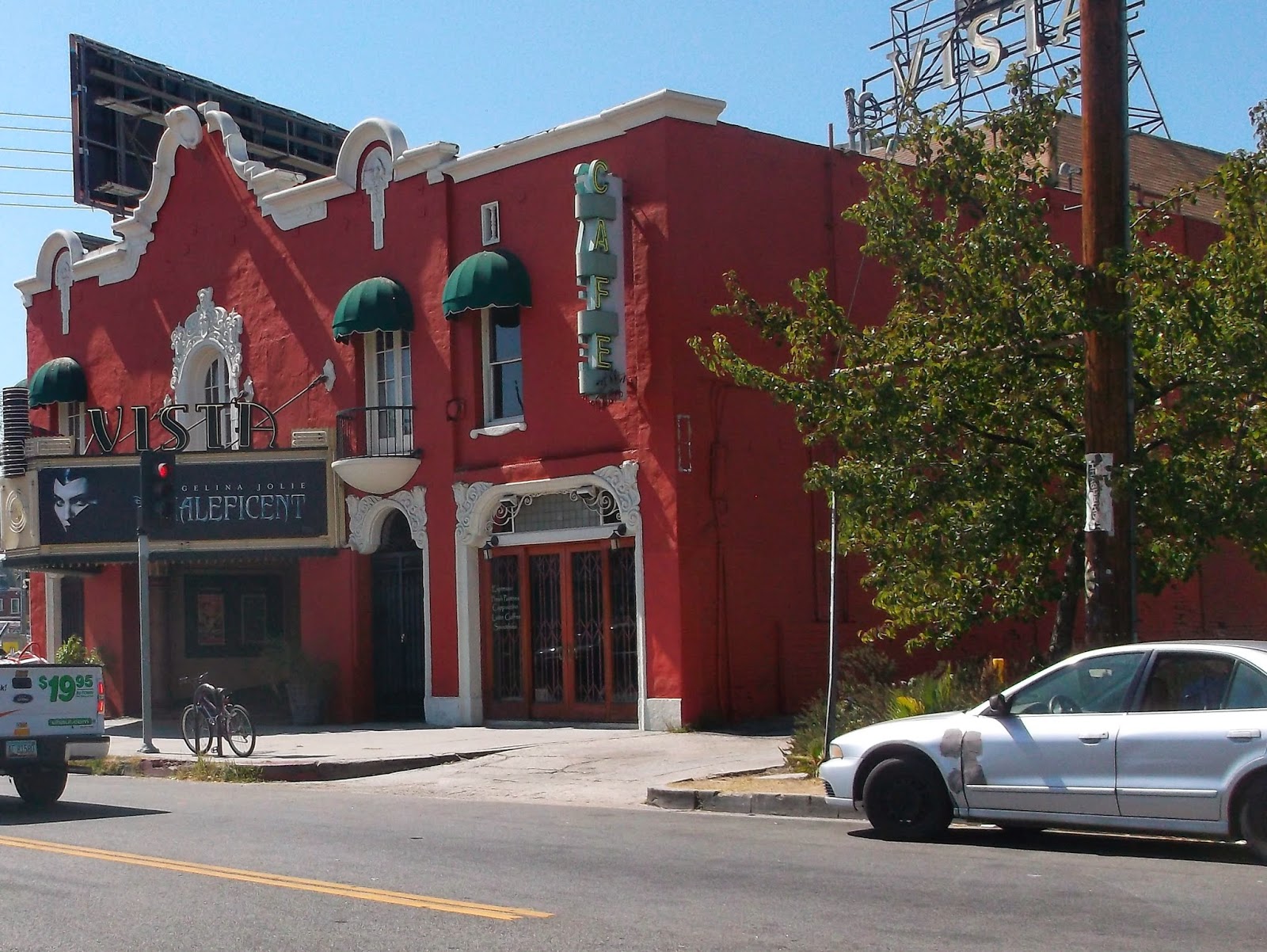 Filming Locations of Chicago and Los Angeles: Charmed: Season 6 ...