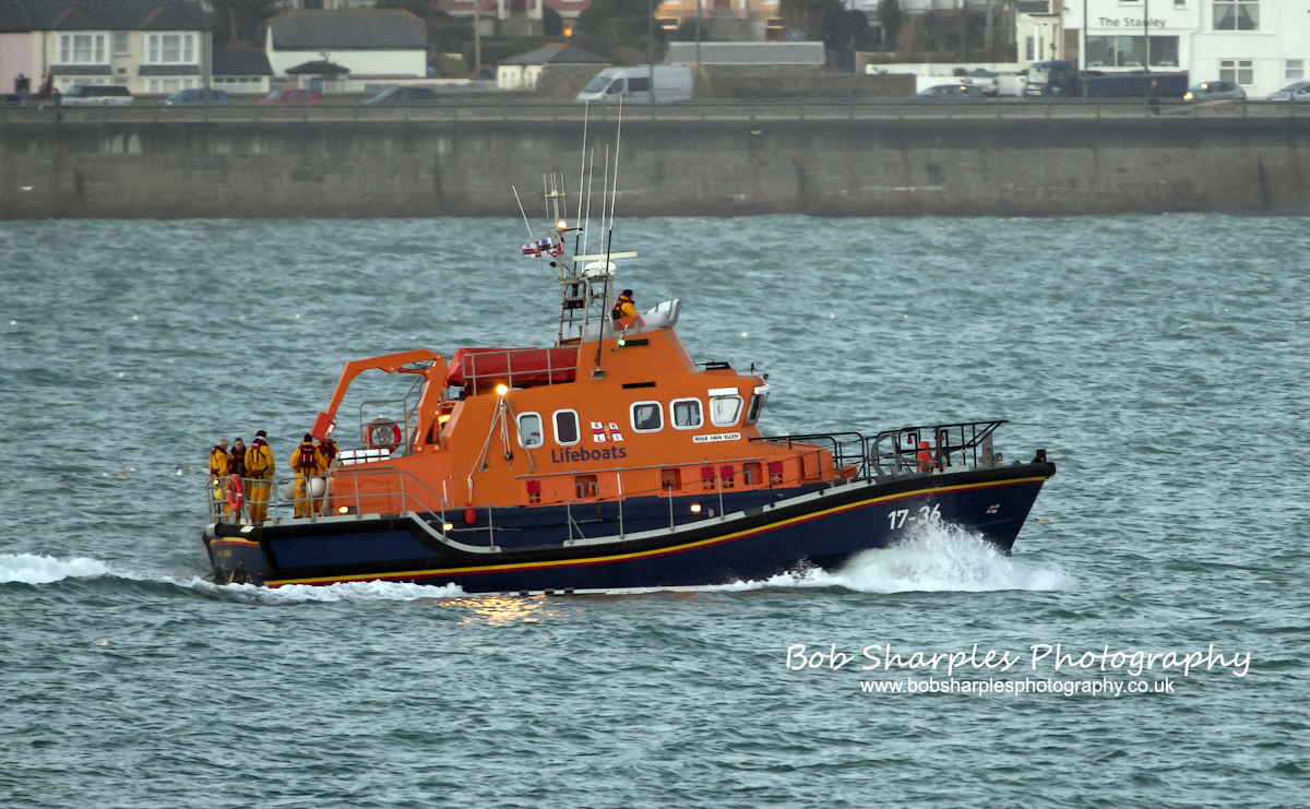 Photography by Bob Sharples: RNLI Penlee Lifeboat Night Exercise