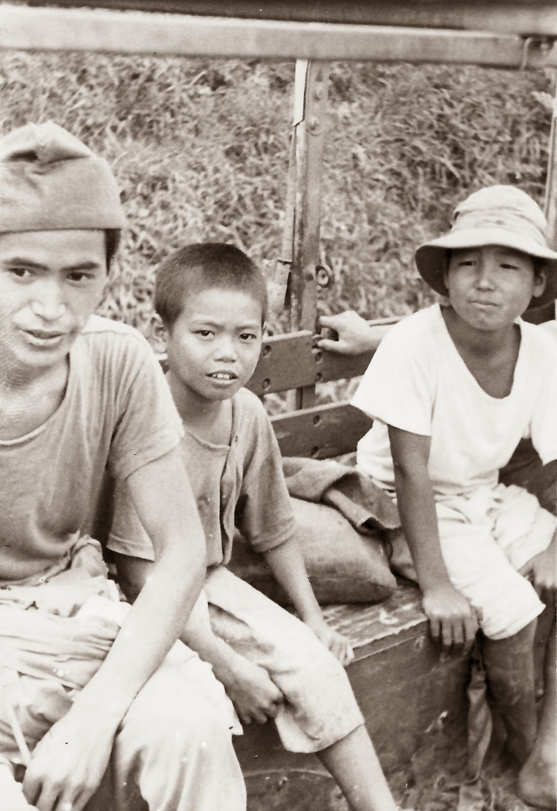 Urthman's Genealogy Blog: Young faces – Native Okinawans 1945