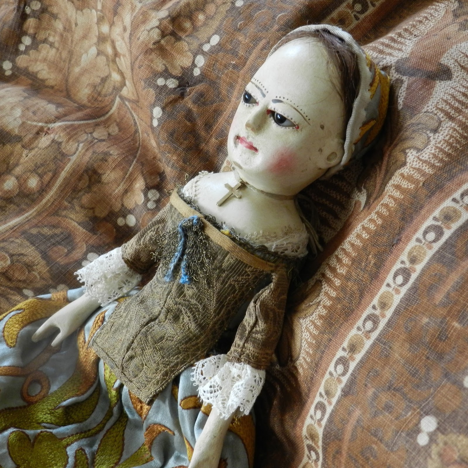 The Old Wooden Sisters: Queen Anne doll 11" tall