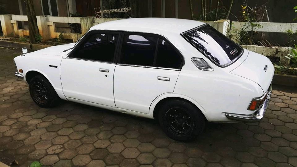 DIJUAL Retro Car Japan Corolla 73 Toyota - LAPAK MOBIL DAN MOTOR BEKAS