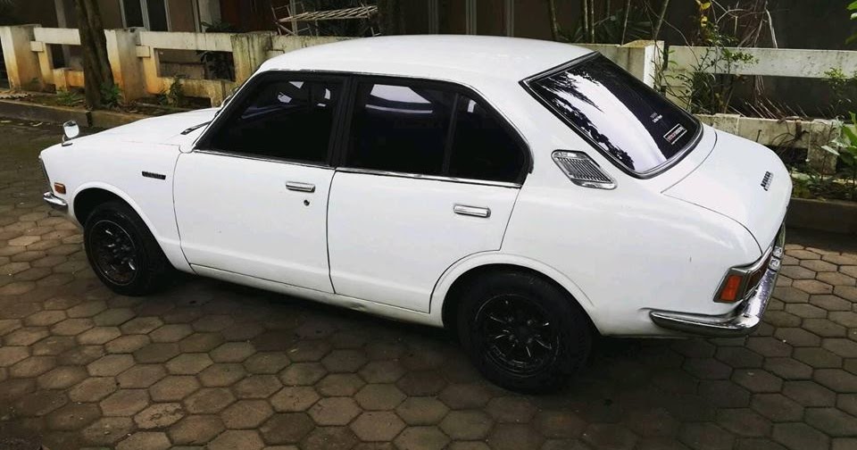 DIJUAL Retro Car Japan Corolla 73 Toyota - LAPAK MOBIL DAN MOTOR BEKAS