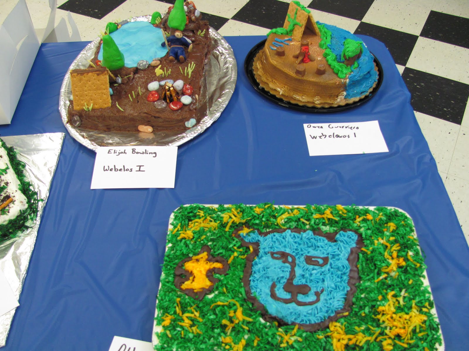 Three Scouts: Cake Auction