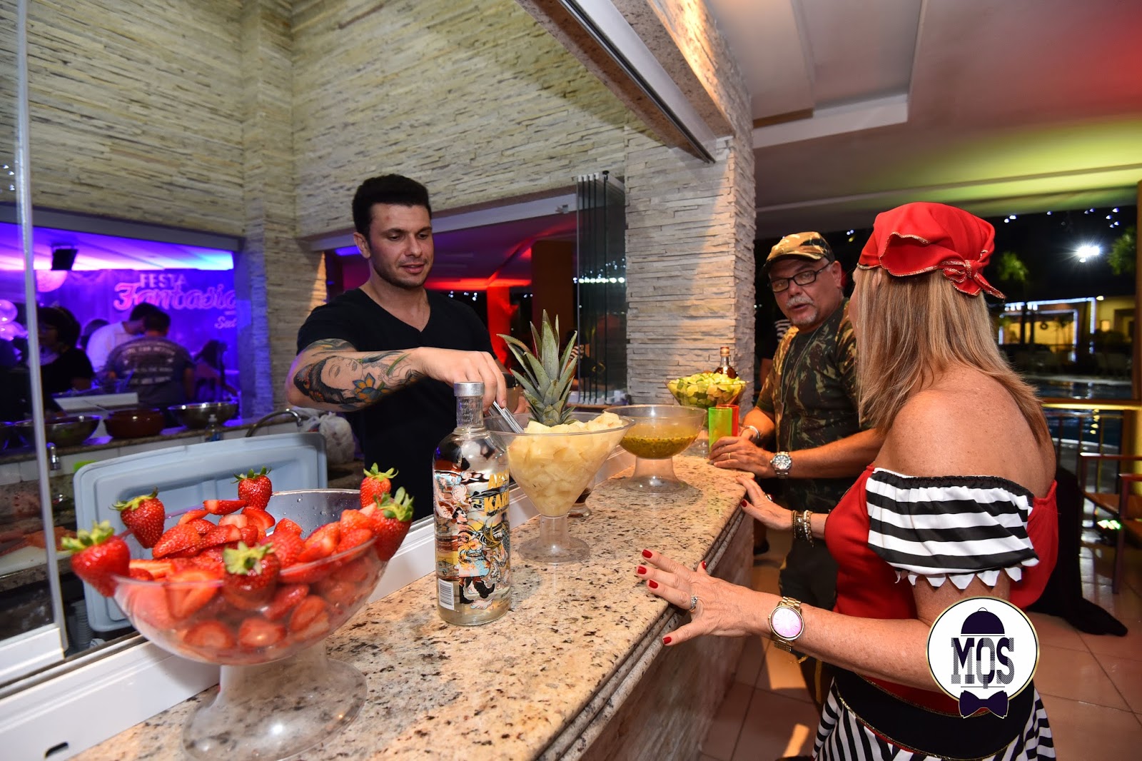 Mais Que Servir: Serviço de Bar