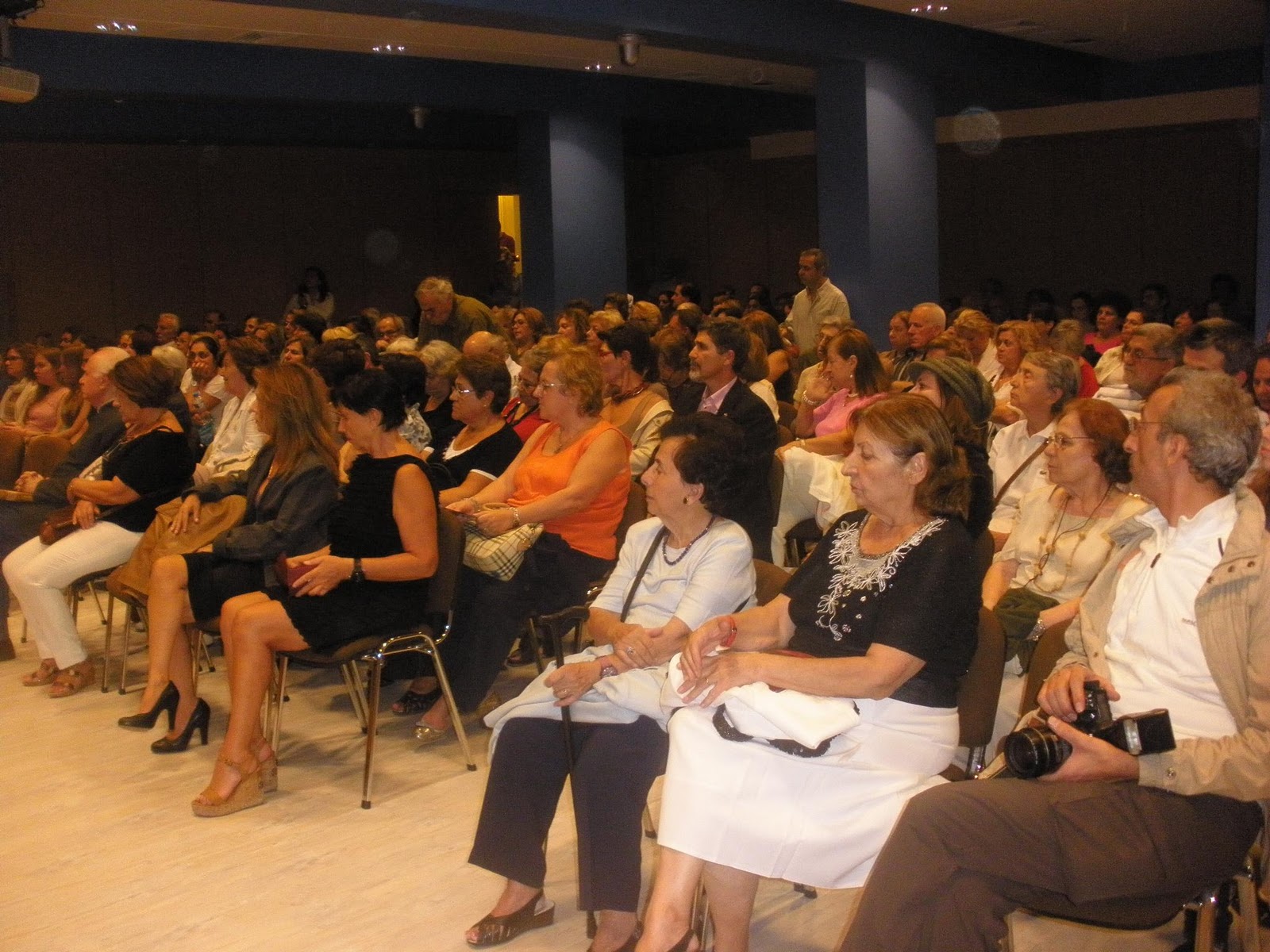 Ιδιωτική Οδός: ΟΙ "ΑΓΙΟΙ ΕΡΩΤΕΣ" ΤΟΥ ΓΙΩΡΓΟΥ ΜΙΧΑΗΛΙΔΗ ΑΠΟΨΕ ΣΤΗ ΣΤΟΑ ...