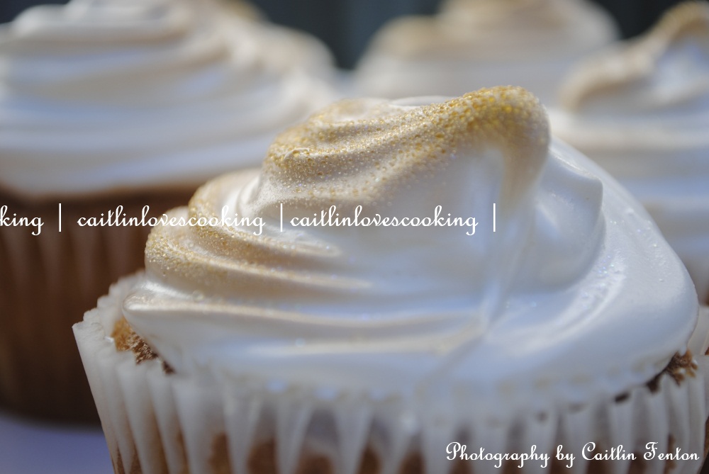Caitlin LOVES cooking: RECIPE: Lemon meringue cupcakes