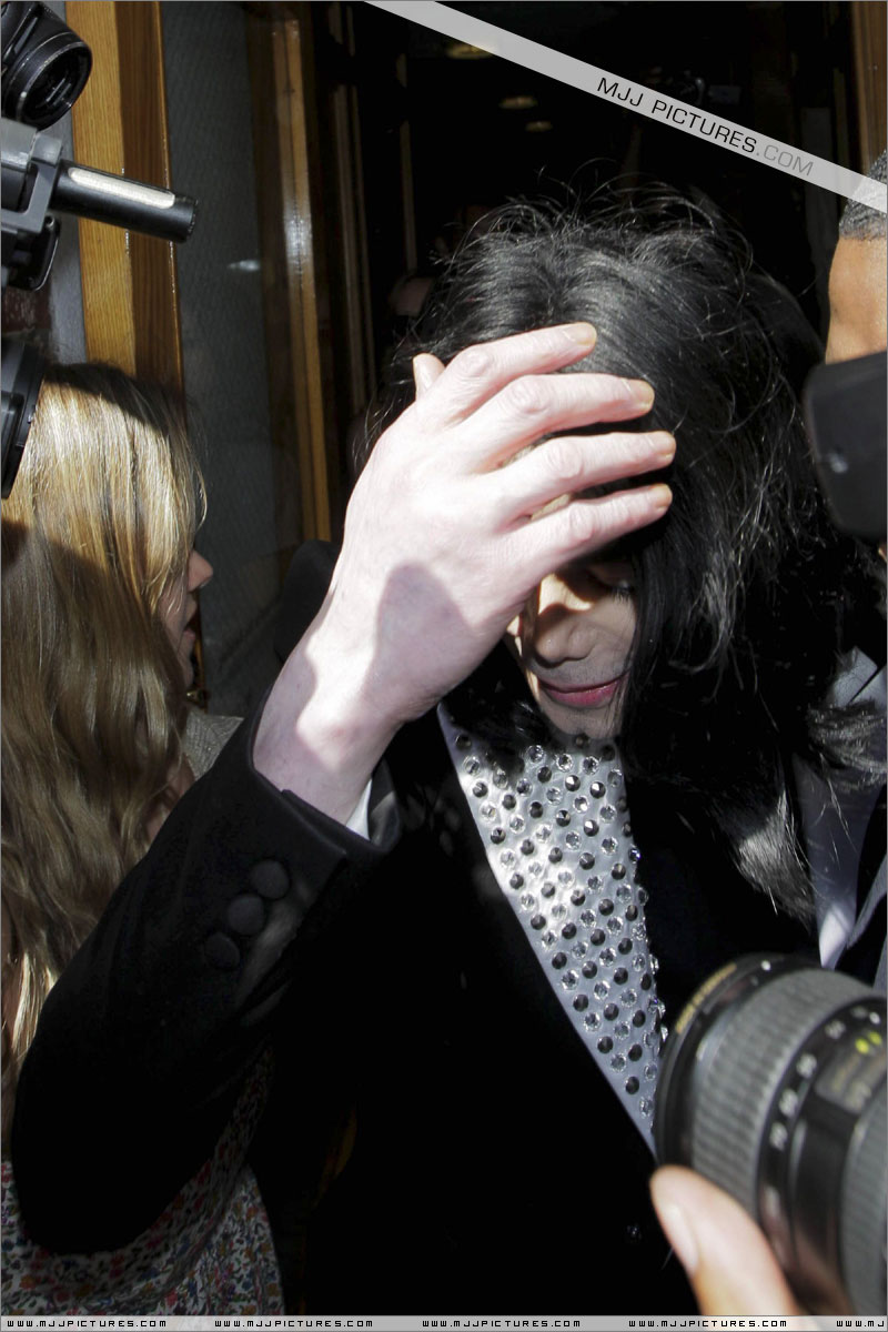 Michael Jackson em visita ao médico (51 Imagens) | 20 de Maio de 2009 ...