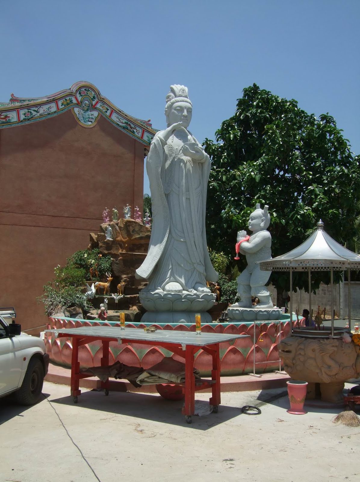 Wayne's Dhamma Blog 水月佛法博客: Wat LP Opasi in Bangkok