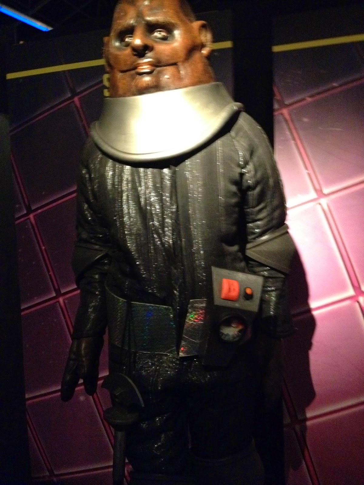 Rowan's Travel Blog: Pictures - England/Iceland/France